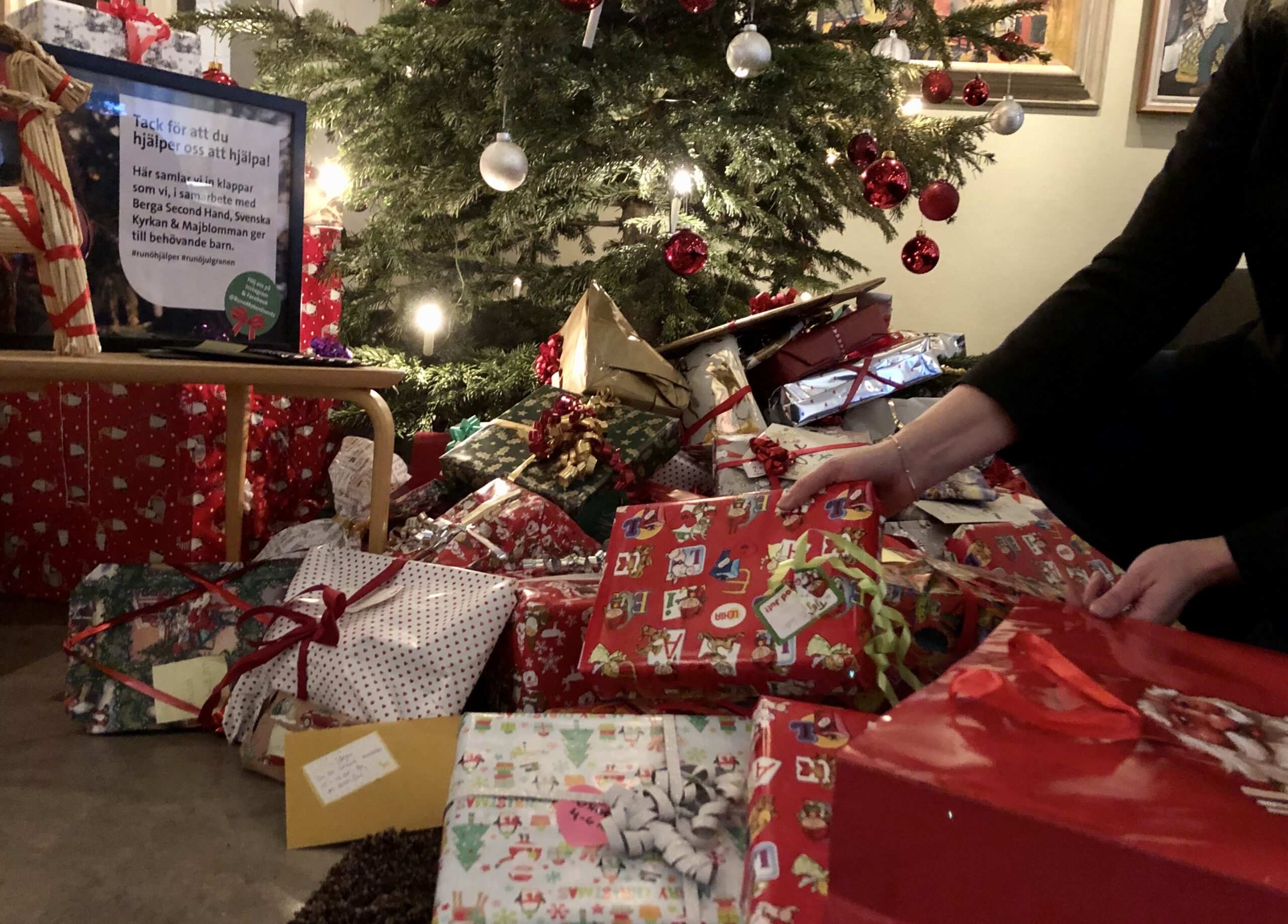 Ensam julgran söker klappar - Runö Möten & Events